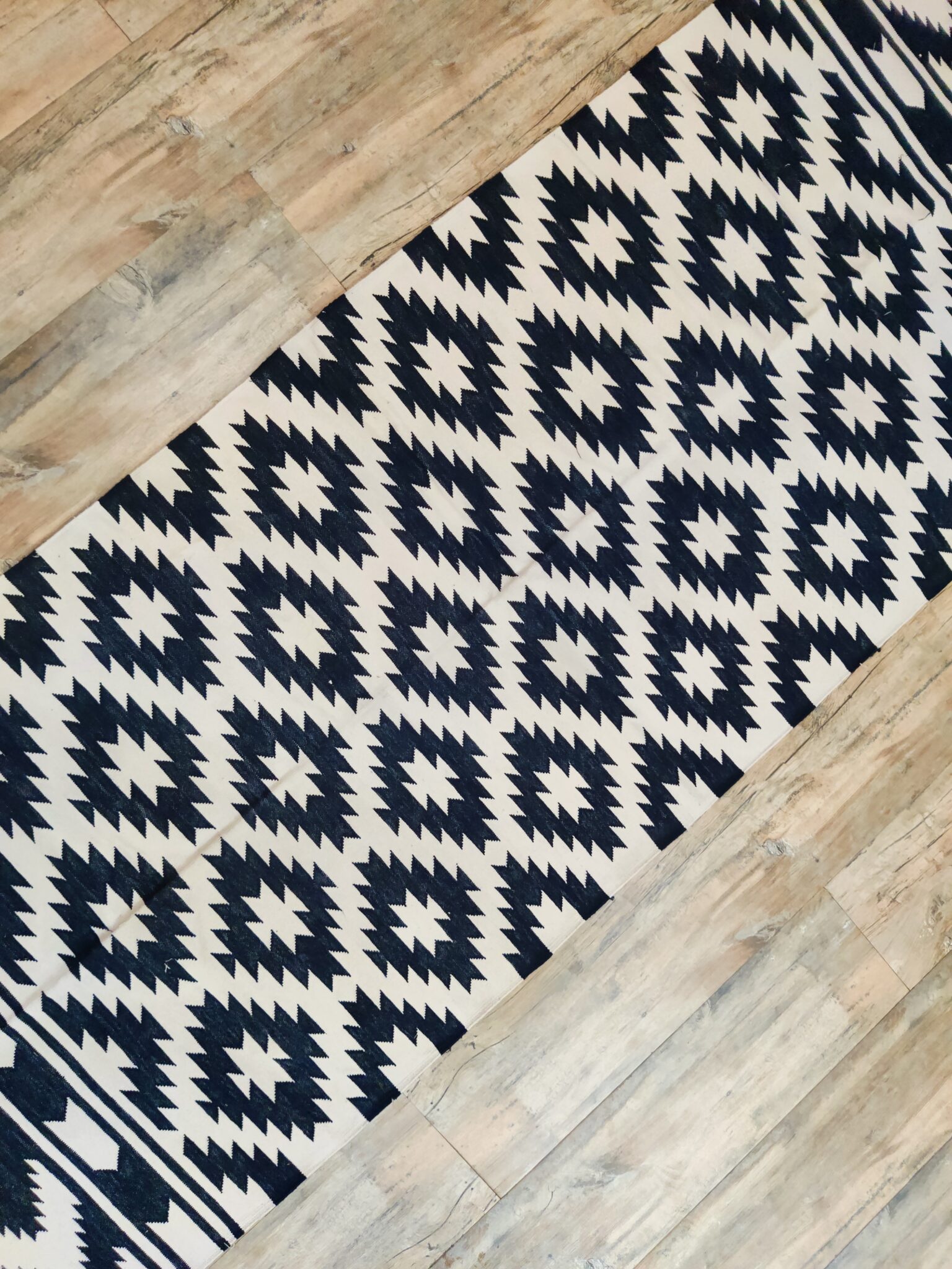 Black and White Cotton Rug Buy and Enhance Your Home